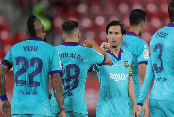 Barcelona regresa goleando Barcelona regresa goleando