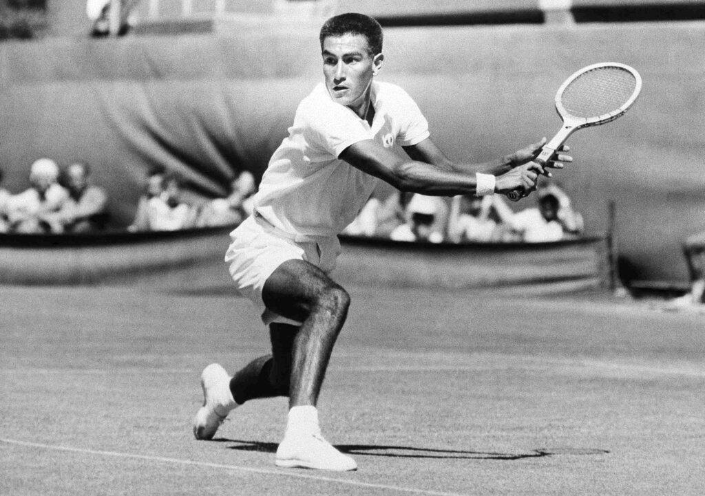 Muere la leyenda del tenis Alex Olmedo