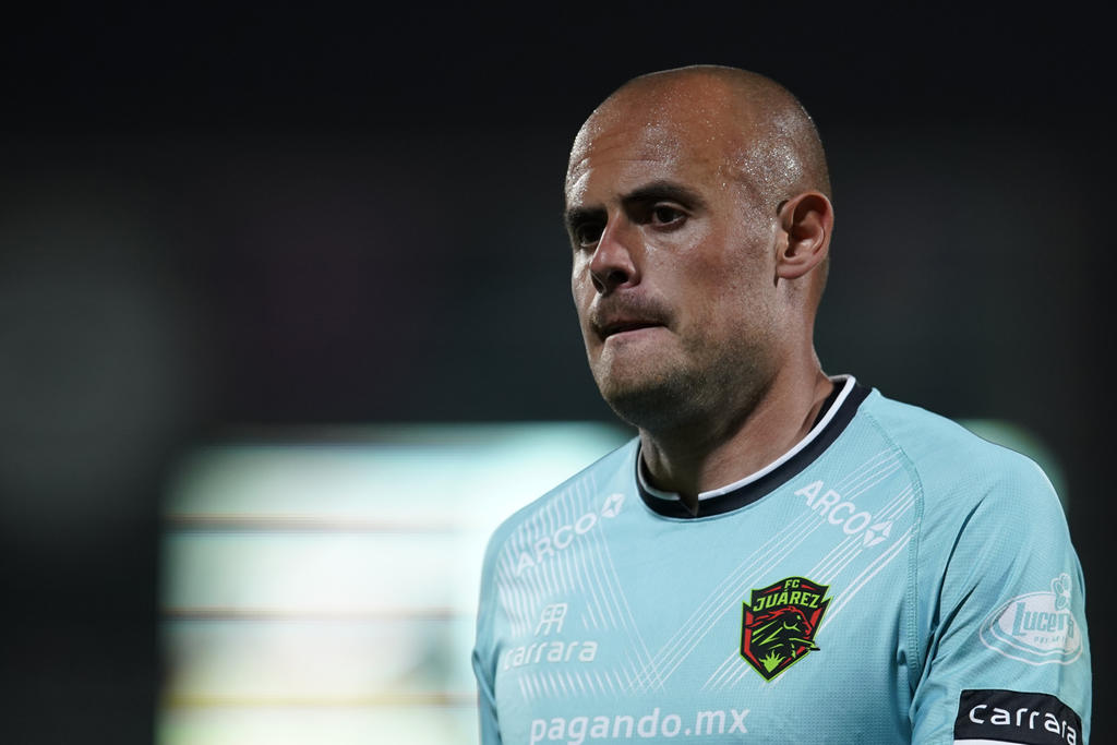 Enrique Palos comete el error del torneo Guardianes 2021 ante Santos