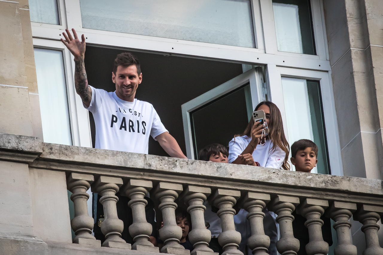 Dos hombres roban hotel donde vive Messi con su familia en París