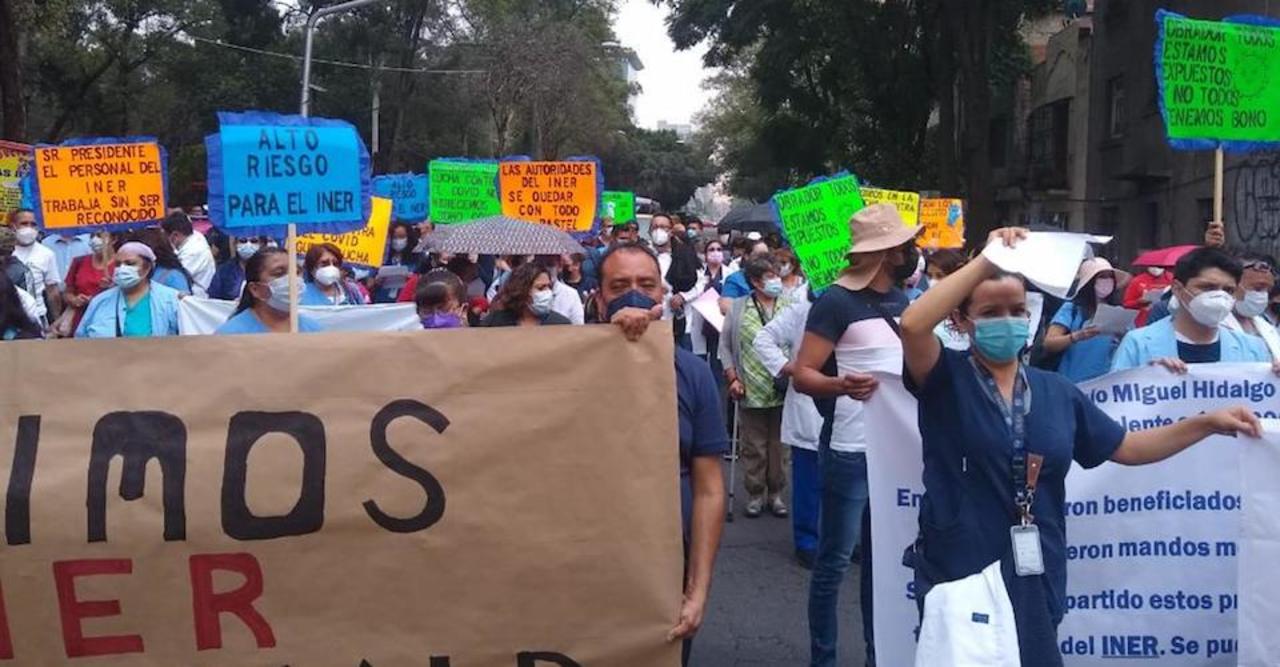 Protestan médicos y personal del INER