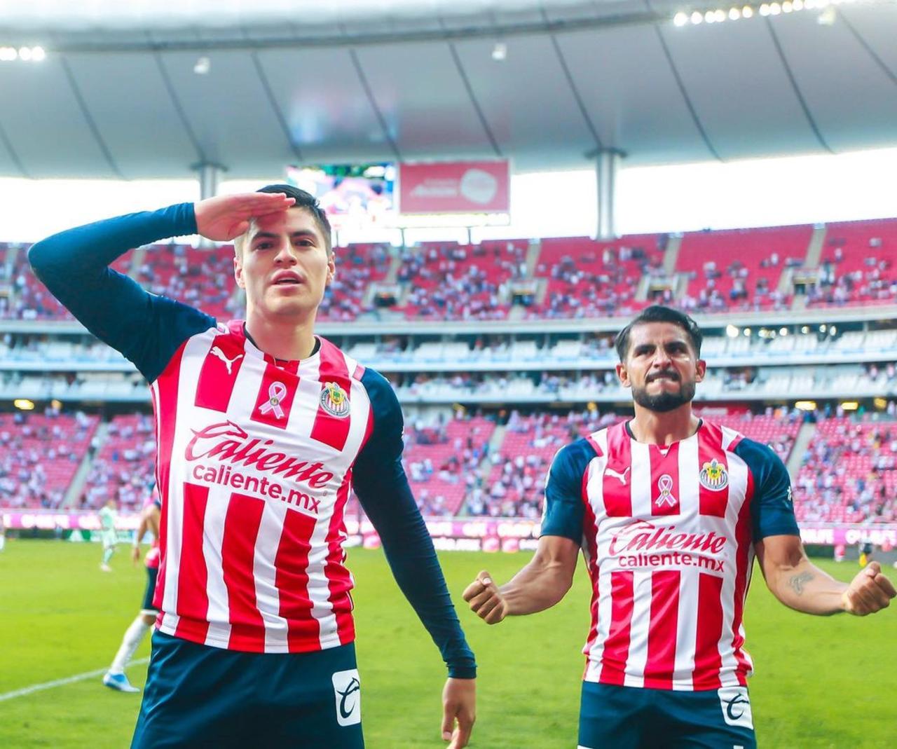 El lagunero Ronaldo Cisneros anota 'en su segundo debut con Chivas'