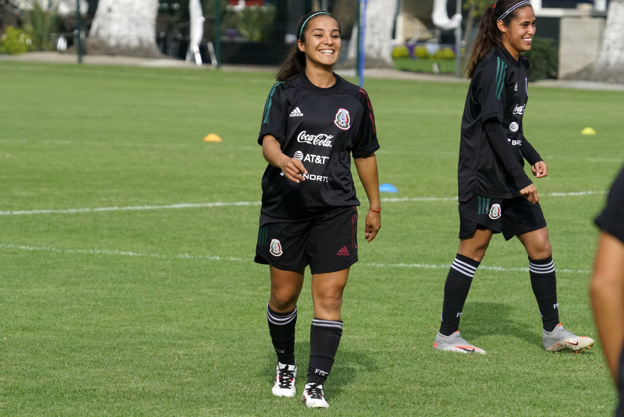 La santista Cinthya Peraza entrena con el Tricolor Femenil frente al ...