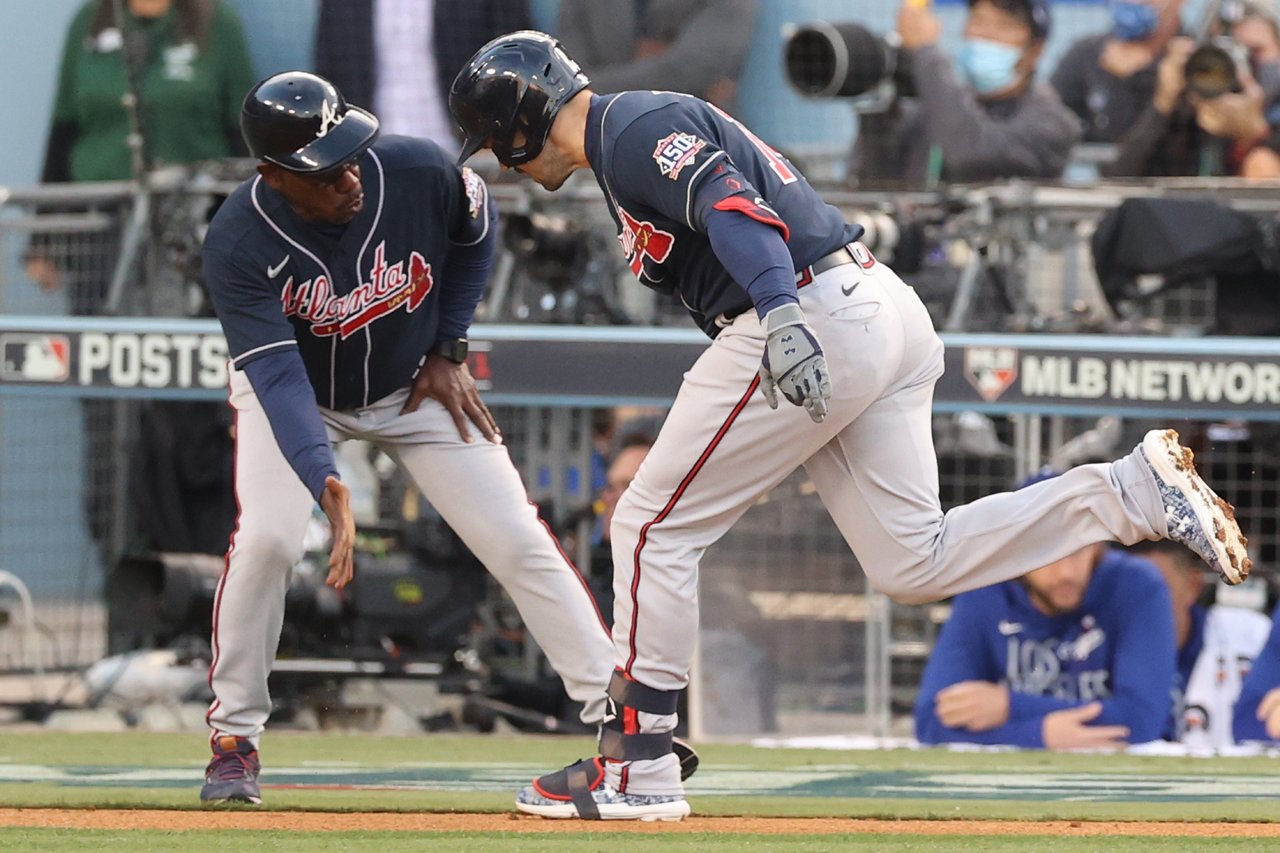 Los Bravos De Atlanta Está A Una Victoria Para Obtener El Boleto A La