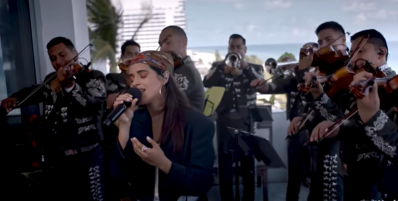 Camila Cabello estrena versión mariachi de I'll Be Home for Christmas