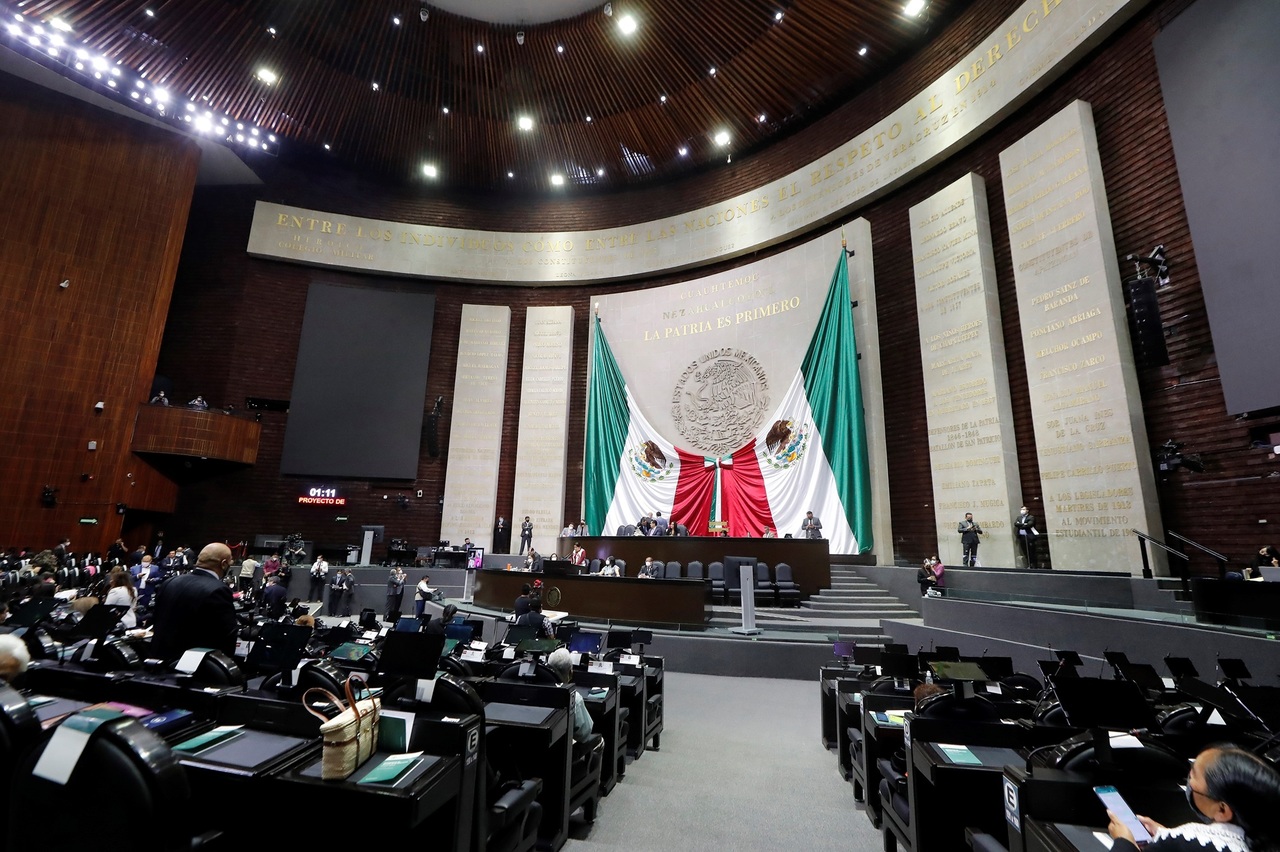 Refutan decreto para reservar contratos