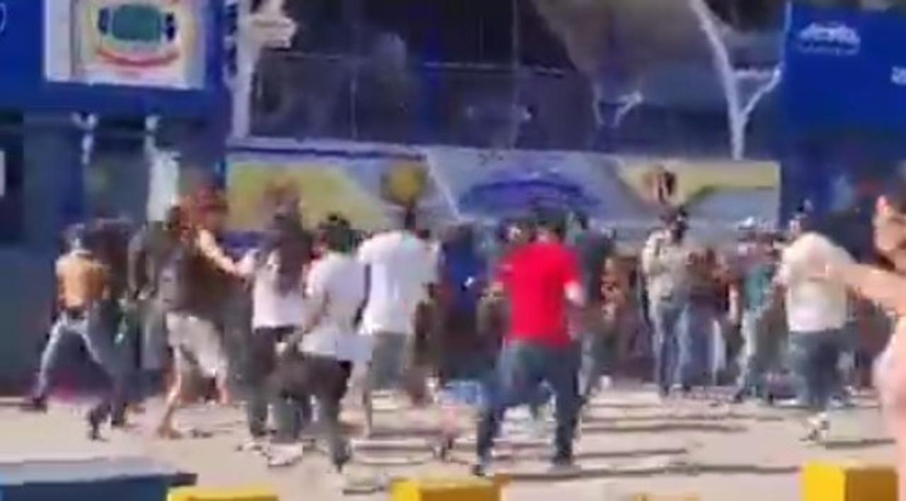 Balazos Y Agresiones Durante Venta De Boletos En El Estadio De Atlas
