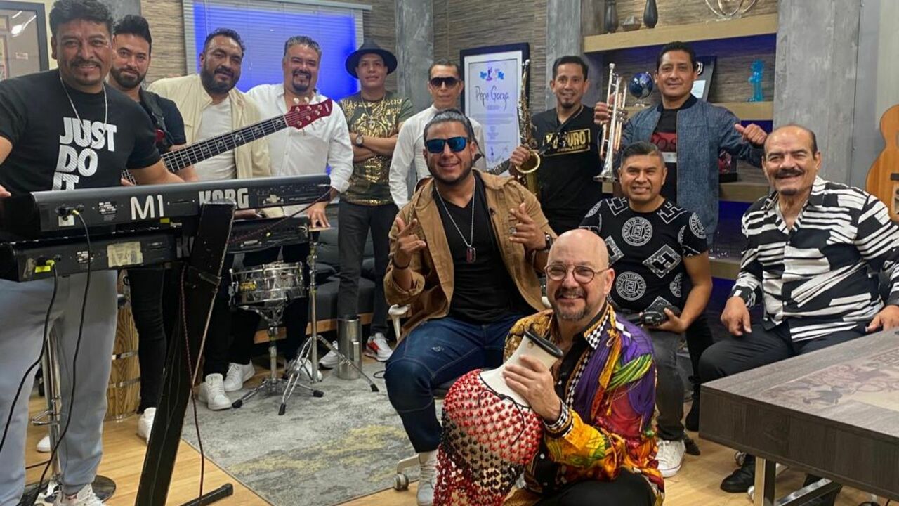 Reconocen en Las Vegas trayectoria de Tropicalísimo Apache