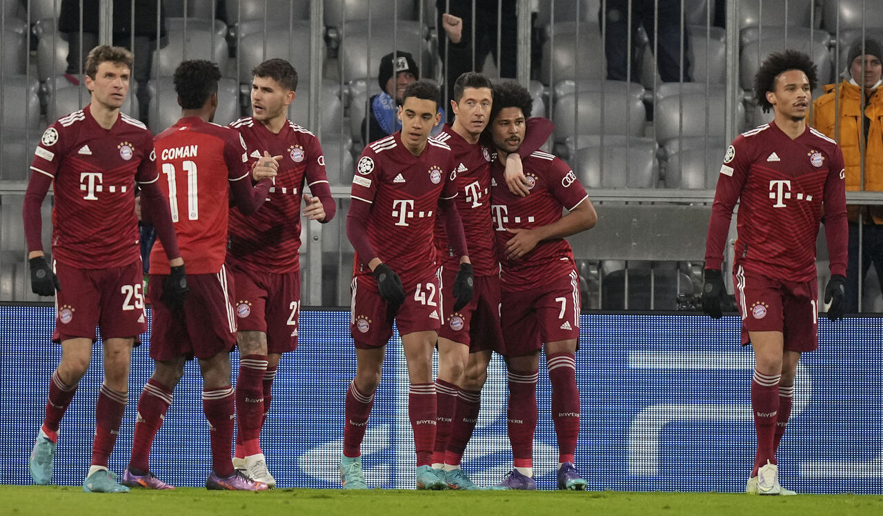 Bayern Múnich avanza a Cuartos de Champions con triplete de Lewandowski ...