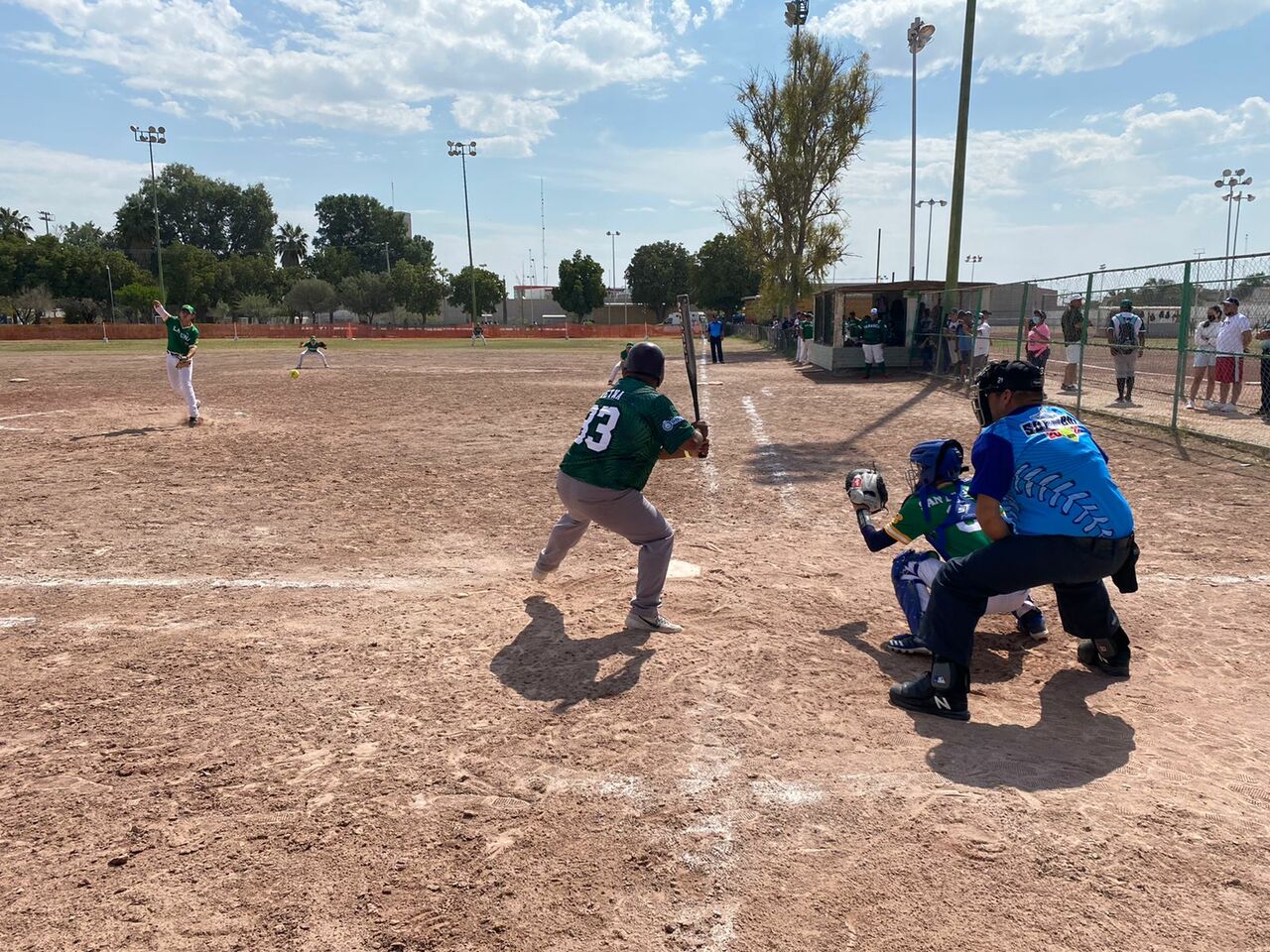 Sube la temperatura en el Nacional de Softbol
