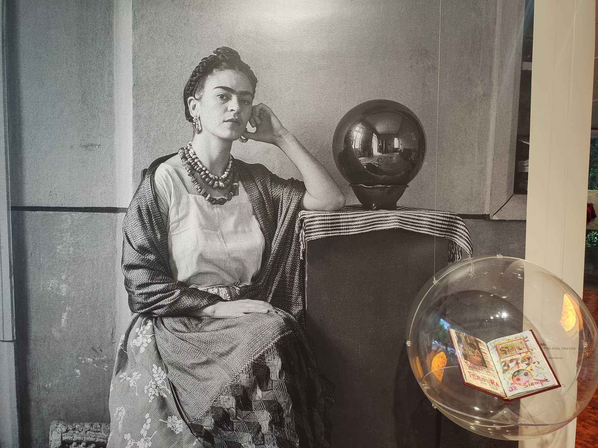 Escritura e imágenes se reúnen por Frida Kahlo