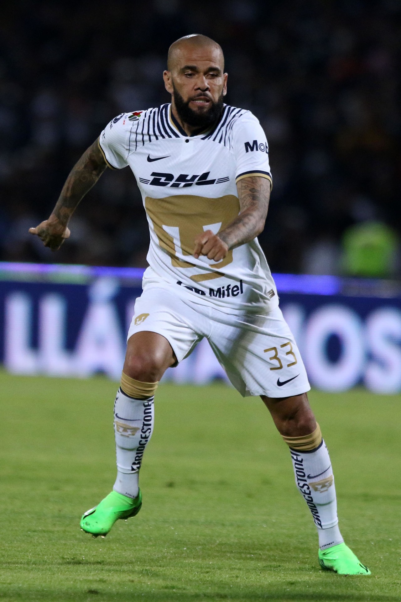 Dani Alves pide a los mexicanos ser más solidarios