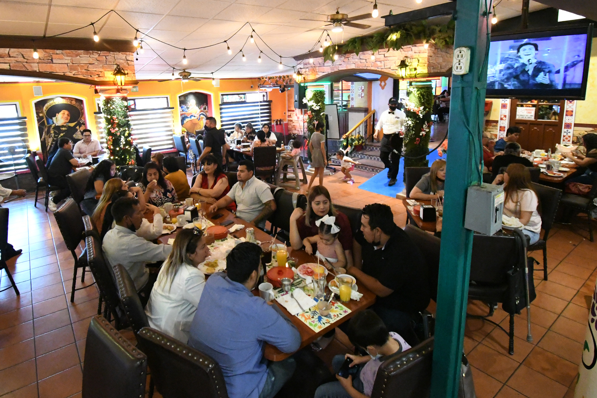 Bares y restaurantes no pueden obligar a un consumo mínimo ni exigir ...