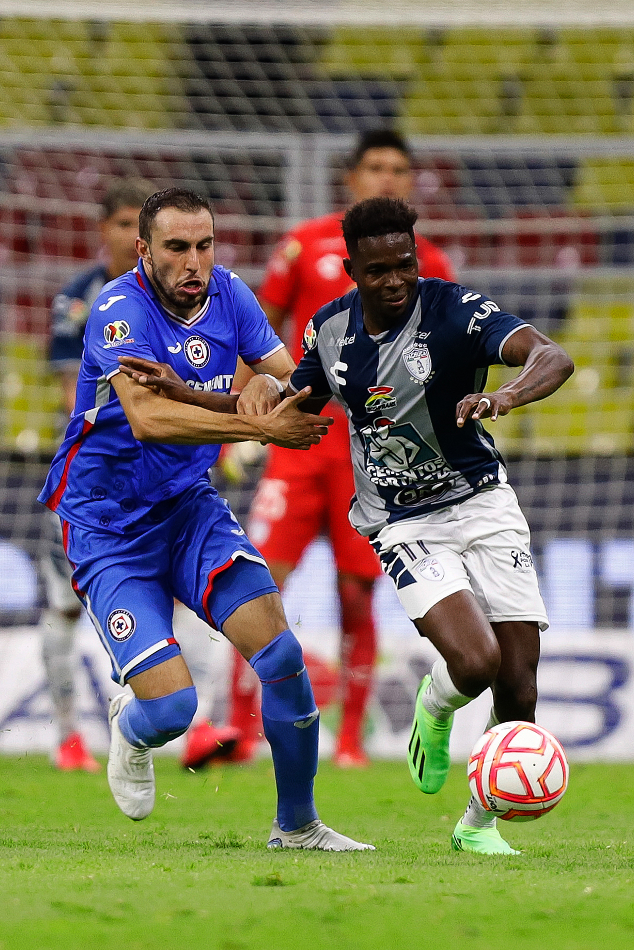 Alejandro Mayorga se fractura la nariz