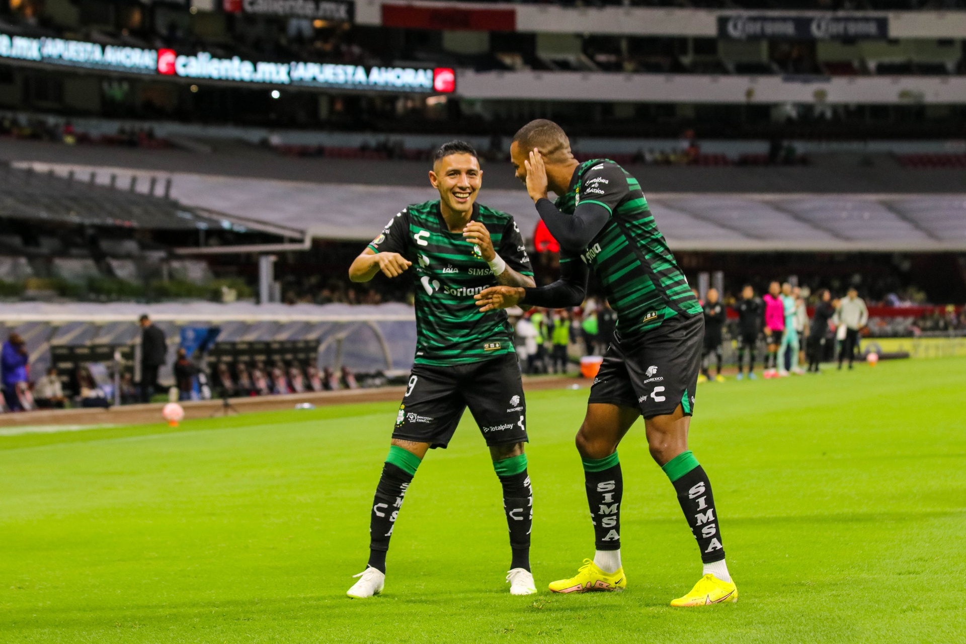 Modo bestia; Así fueron los goles de Leo Suárez contra el América