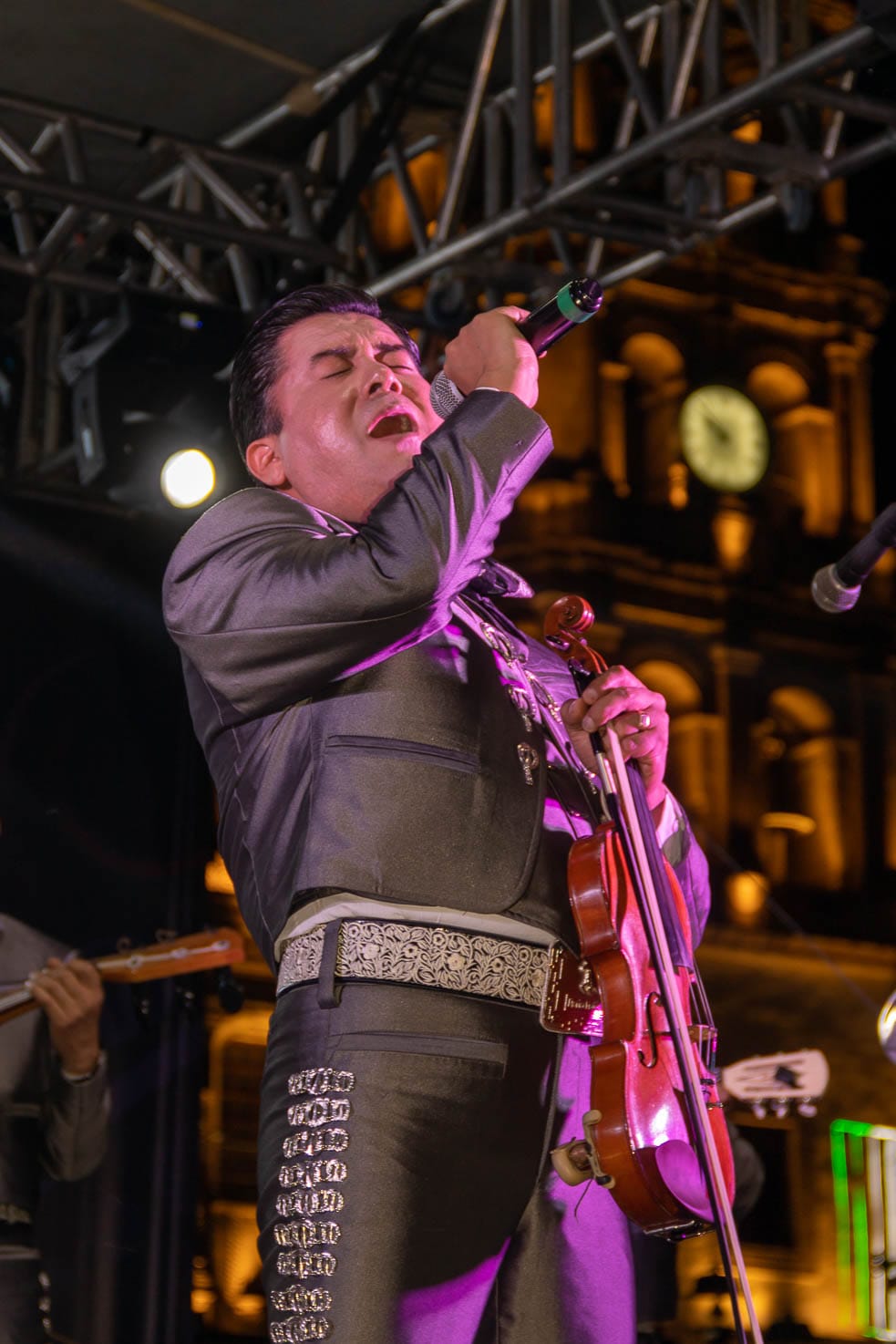 Mariachis invaden las calles de Durango