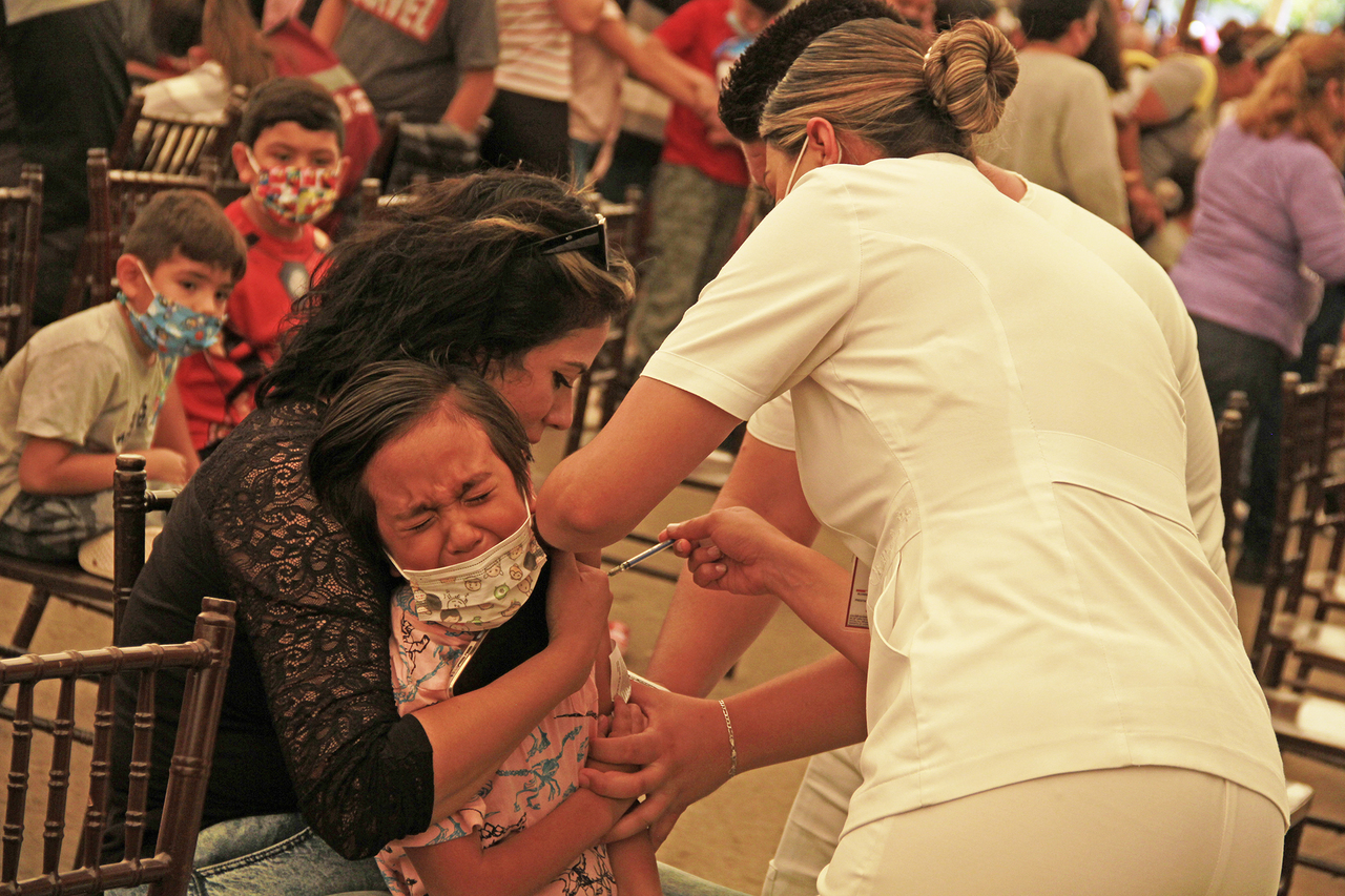 El miércoles reinicia la vacunación Covid a menores