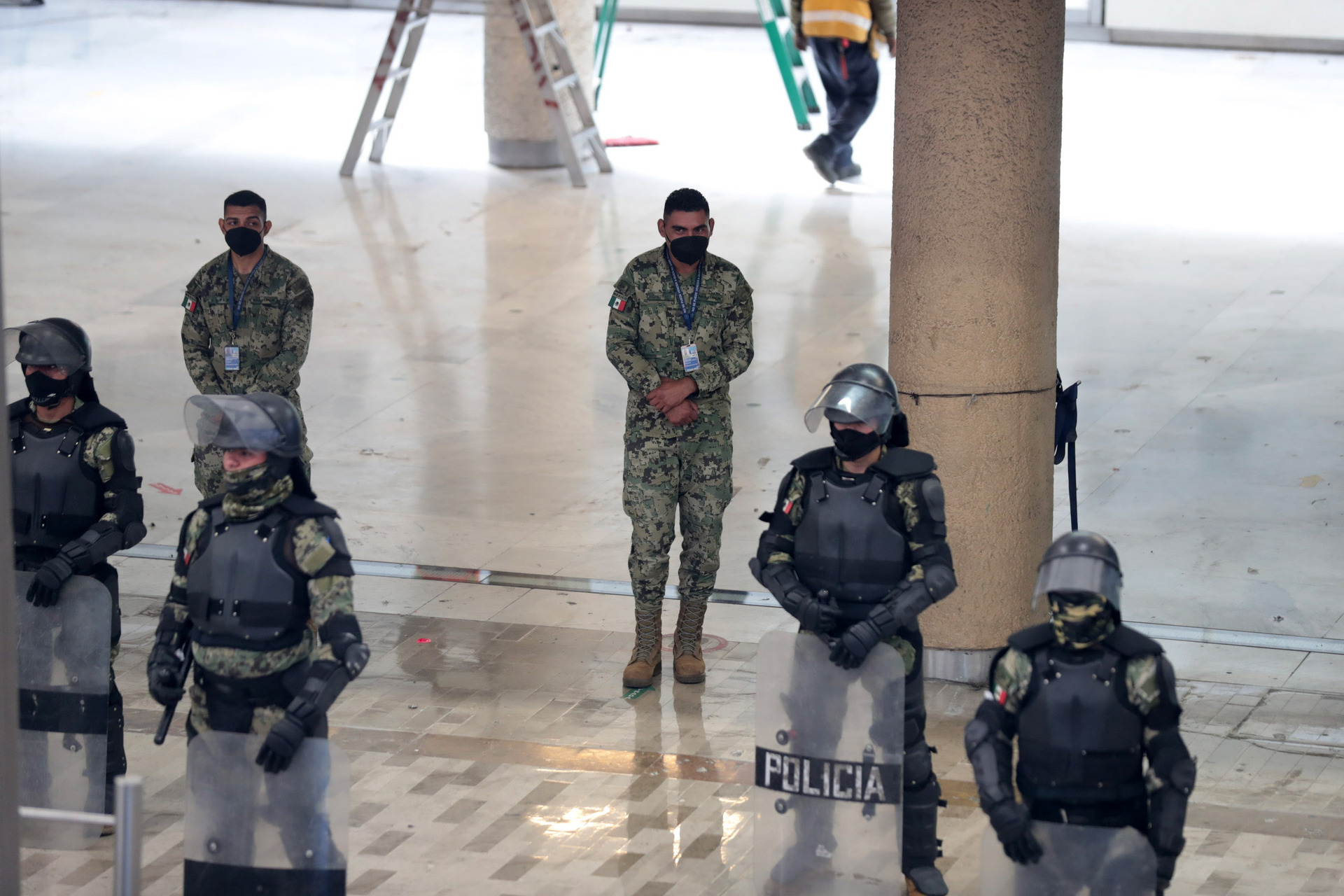 Consideran grave que AMLO y Sedena desestimen filtraciones por hackeo