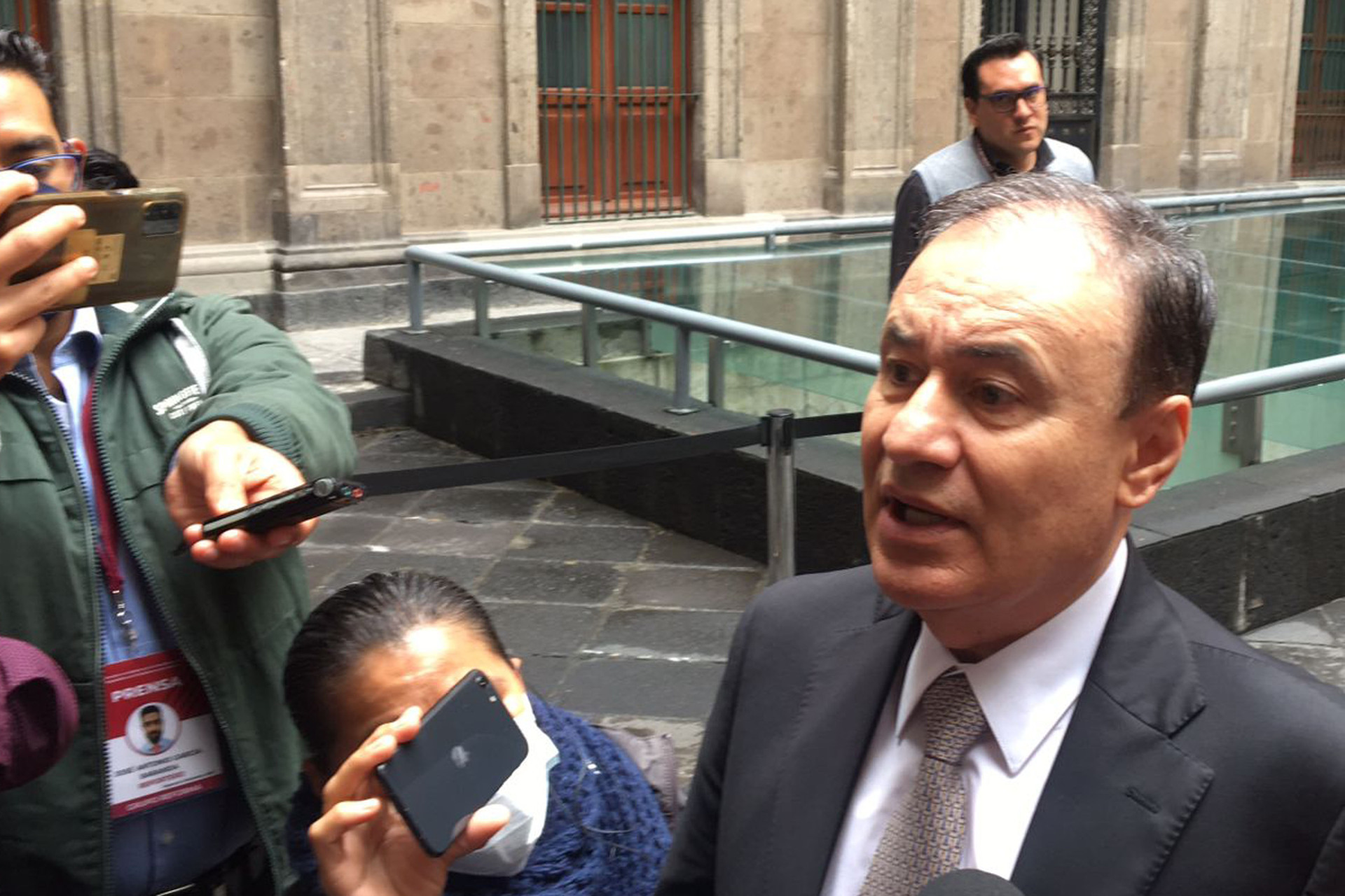 Renuncia jefe de Oficina de Alfonso Durazo tras ser vinculado a proceso