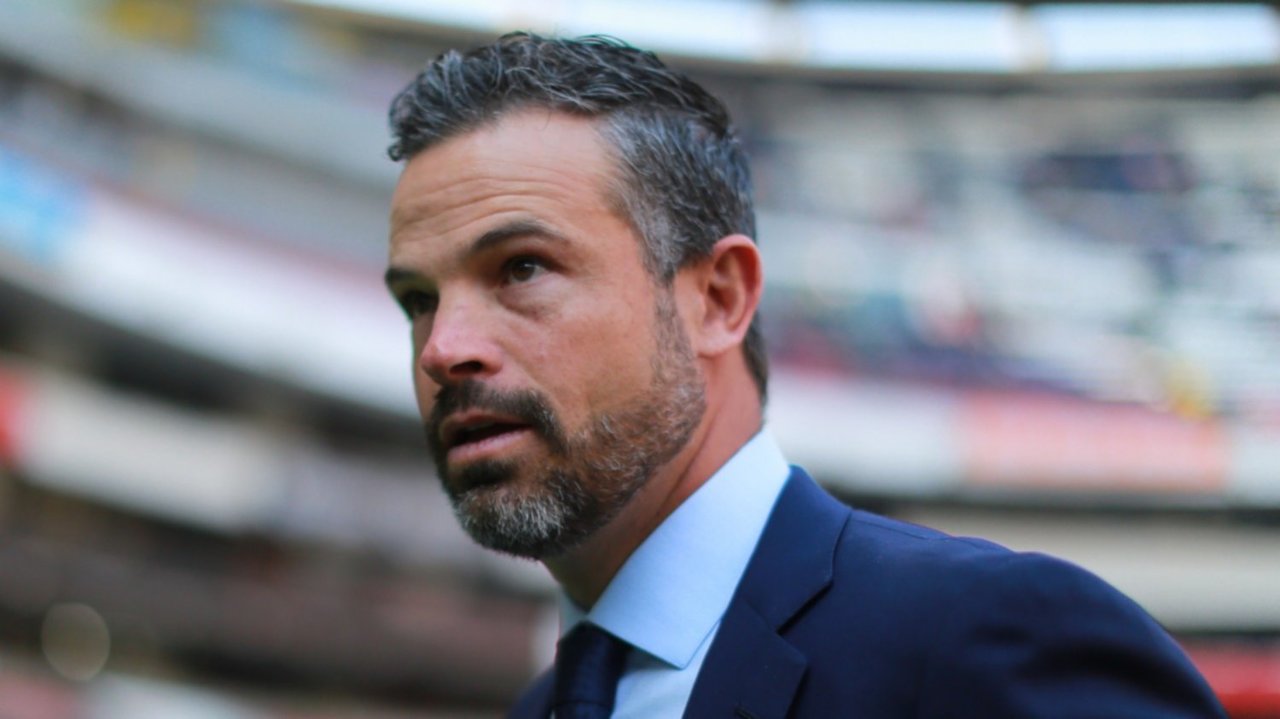 Pumas sorprende y anuncia a Rafa Puente como técnico