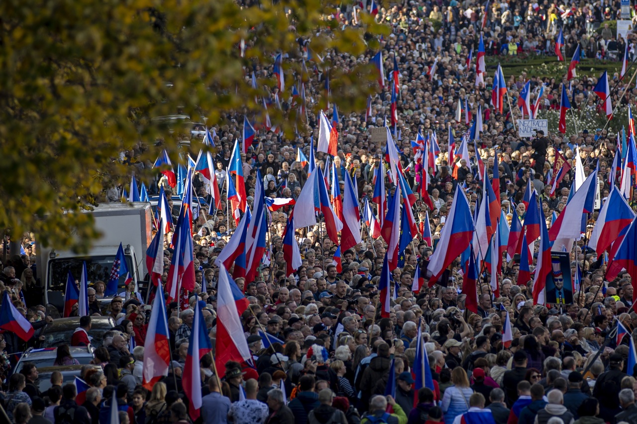Exigen en Praga la dimisión del Gobierno