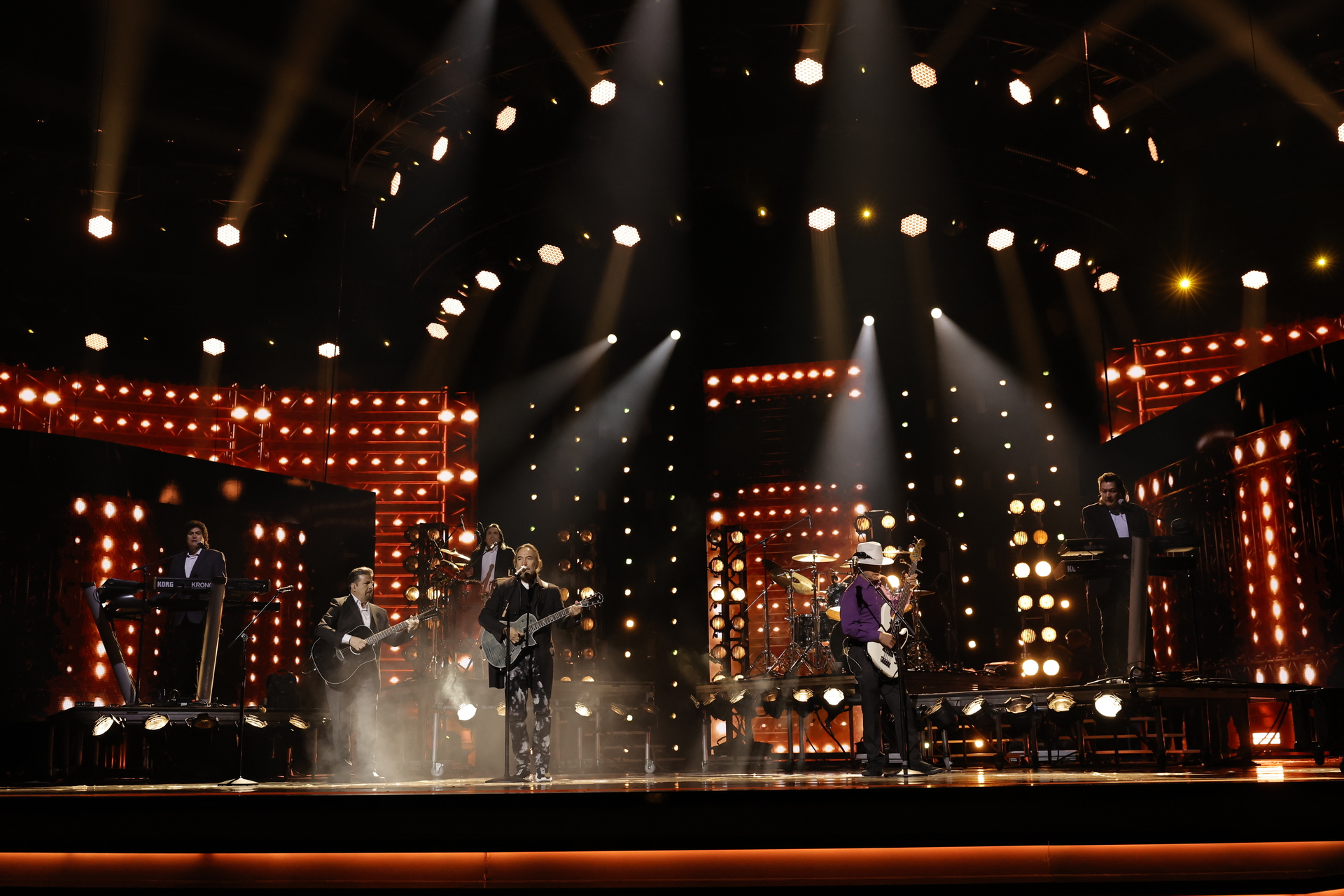 Marco Antonio Solís 'El Buki' recibe homenaje en los Latin Grammy