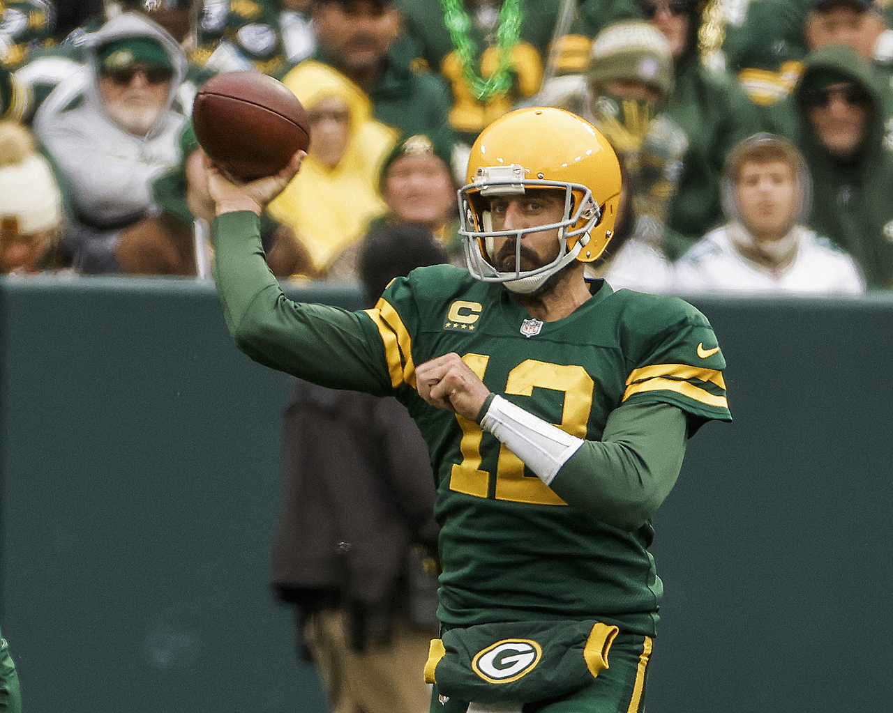 Aaron Rodgers revela que ha jugado con el pulgar roto