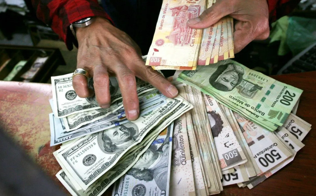 Remesas a México apuntan máximo histórico de 5 mil 360 millones de dólares en octubre