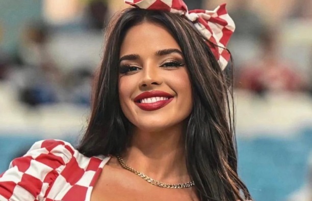 Ivana Knoll, la modelo que brilló en Qatar, celebra sus 3 millones de ...