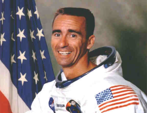 Fallece el astronauta Walter Cunningham, el último superviviente del ...