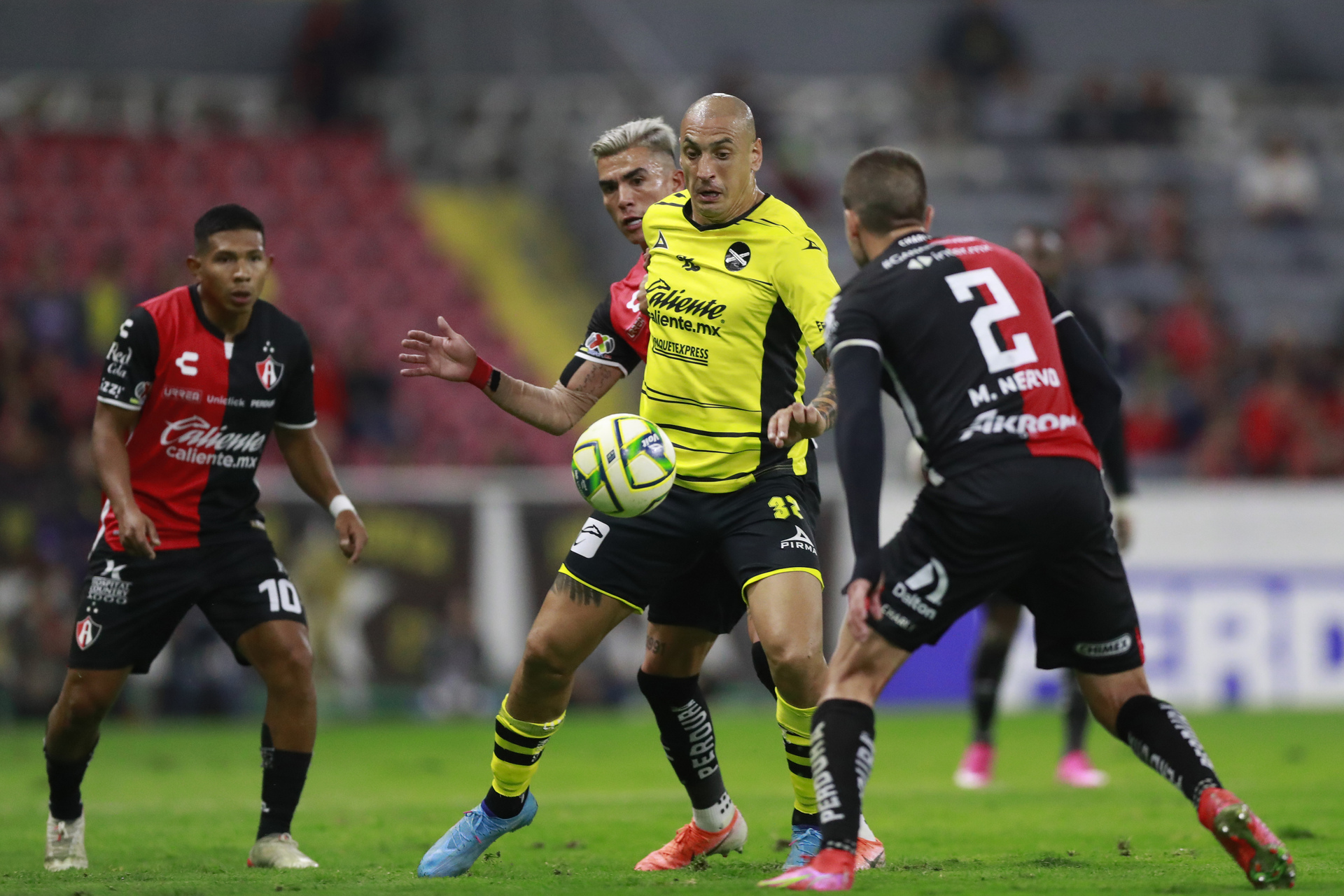 Julio Furch y Julián Quiñones le dan la victoria al Atlas en su debut ...