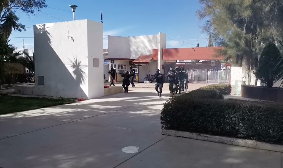 Realizan simulacro de tirador activo en el CBTIS 110