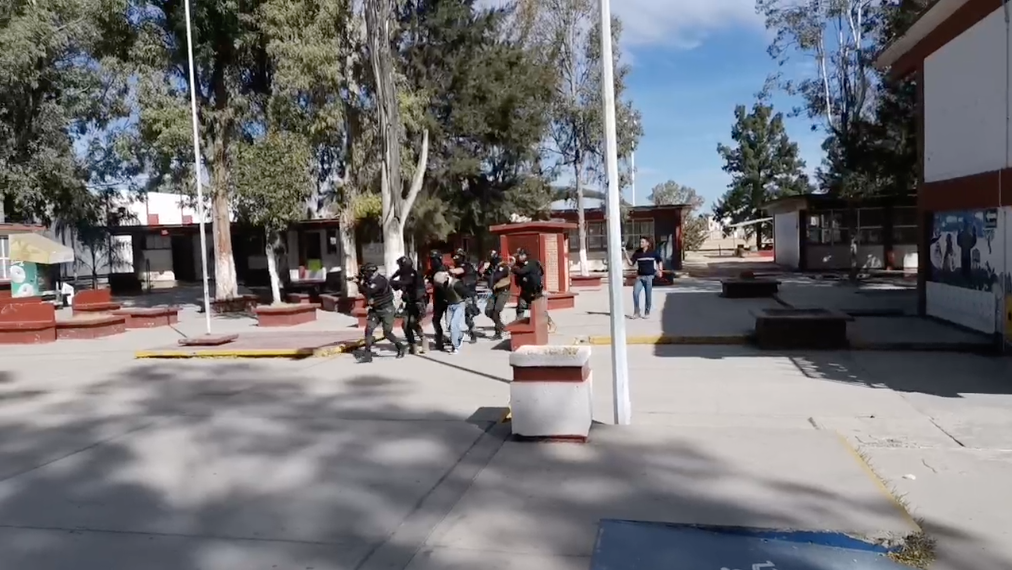 Realizan simulacro de tirador activo en el CBTIS 110