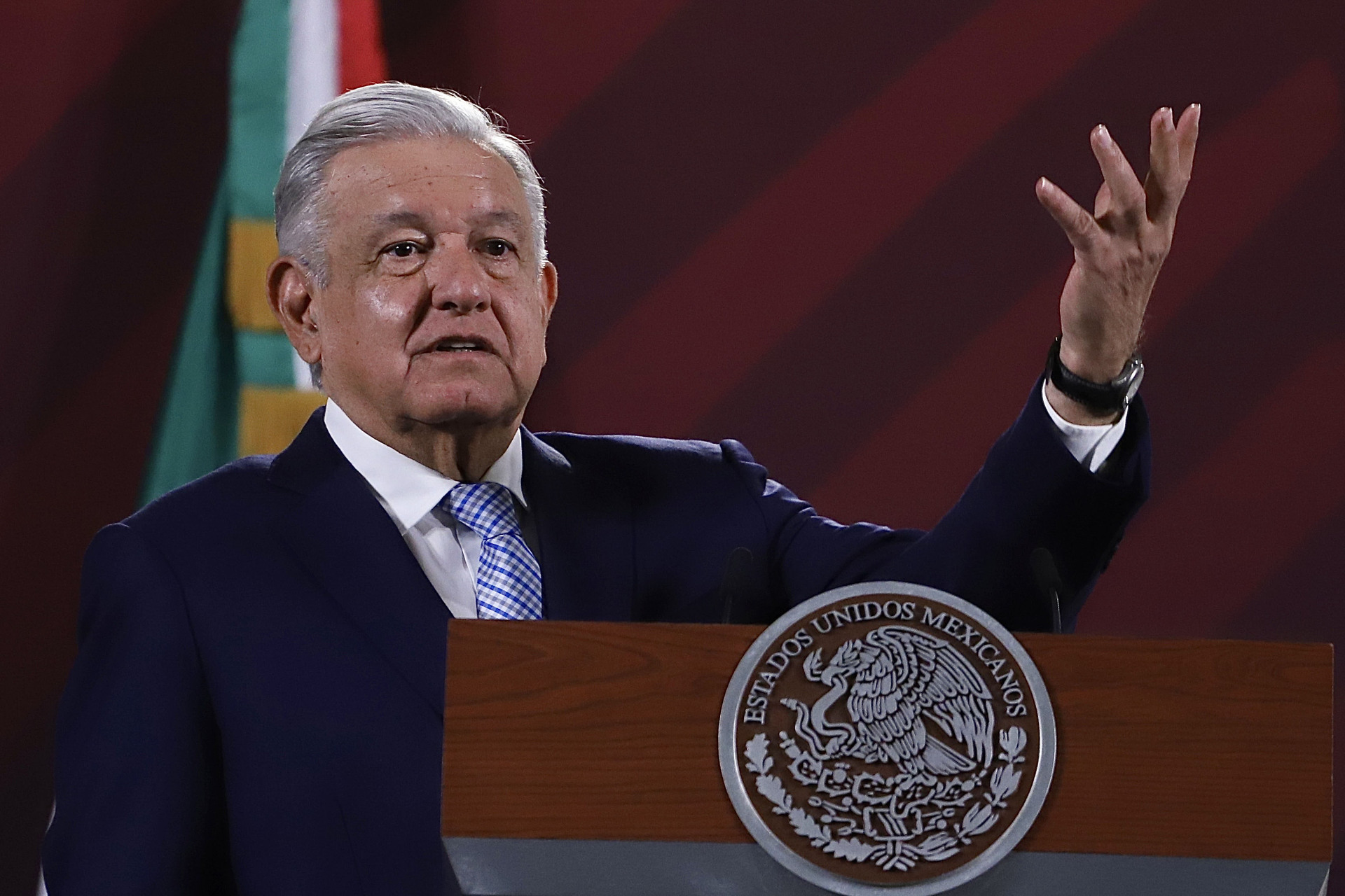 'Miren lo que sucede en Nueva York': AMLO justifica decretazo para eliminar servicio de carga en ...