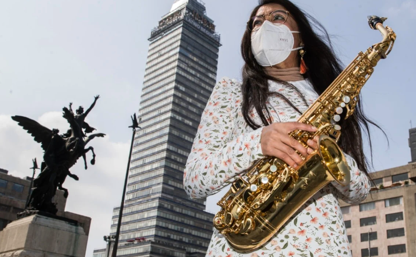 Saxofonista María Elena Ríos Alerta Sobre Peligro Inminente Para Ella Y