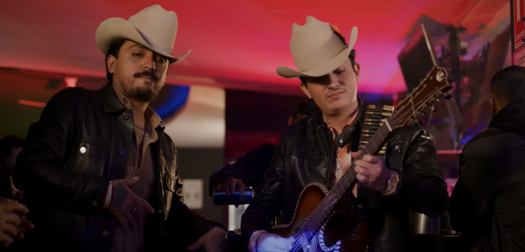 Gracias a que 'Se les soltó el hocico' Los Dos Carnales destronan a Shakira