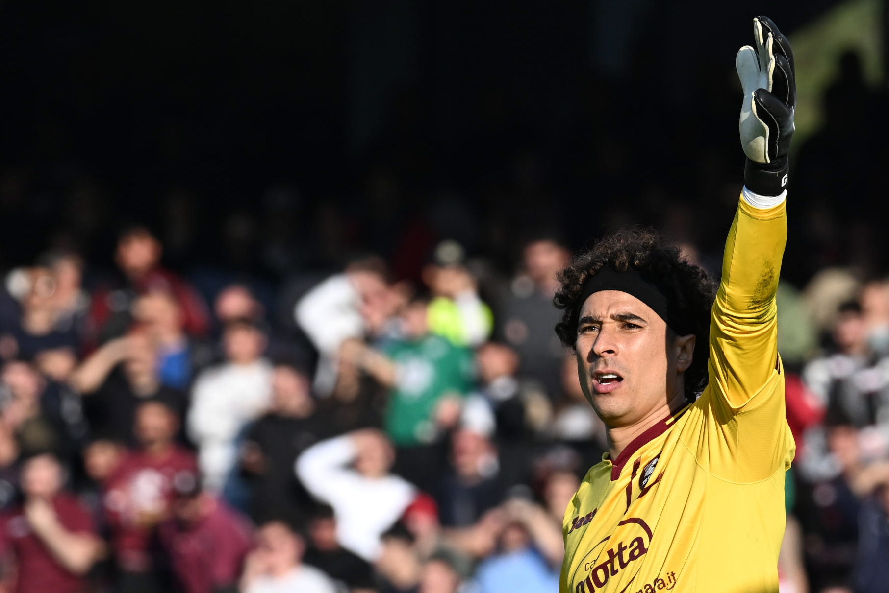 Si tengo seguidores es porque soy buen portero, creo: Memo Ochoa