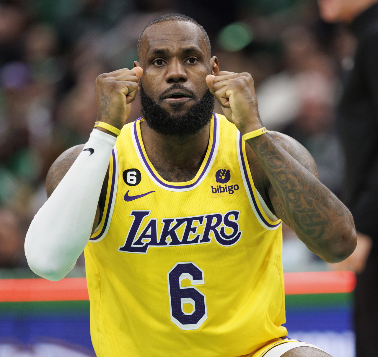 LeBron se acerca a récord de NBA