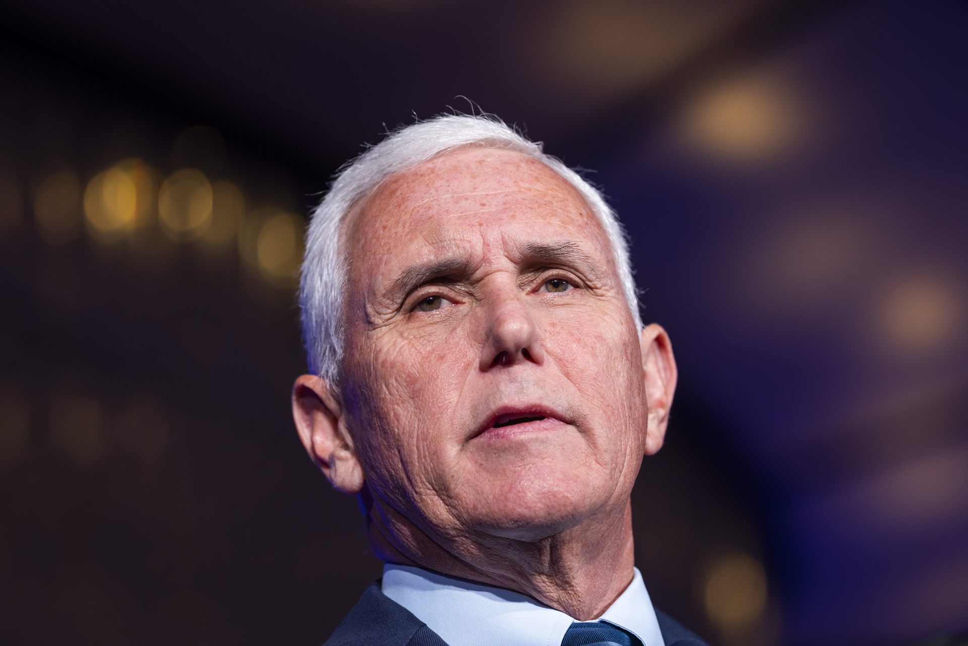 FBI registra casa de Mike Pence en busca de documentos clasificados