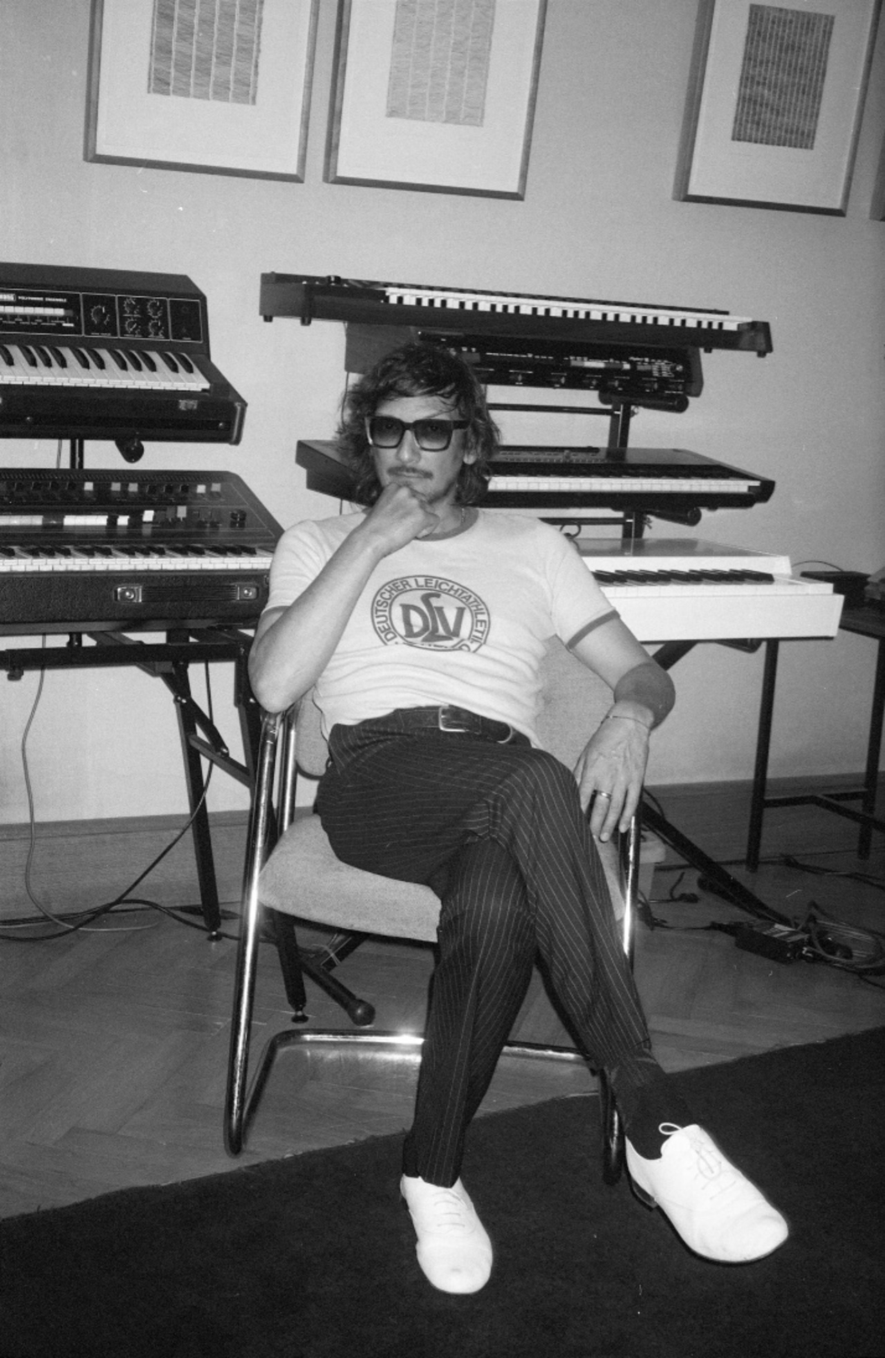 León Larregui vuelve a ser solista