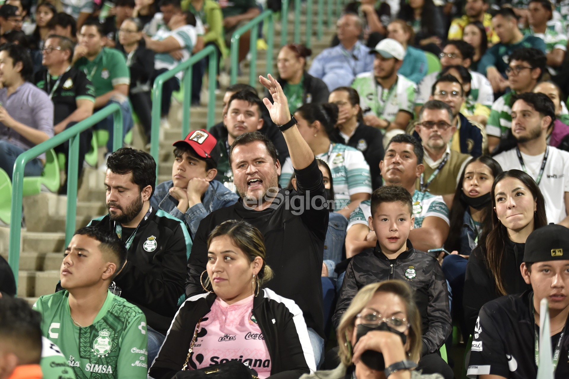 VIDEO: Afición recrimina a Fentanes derrota del Santos Laguna
