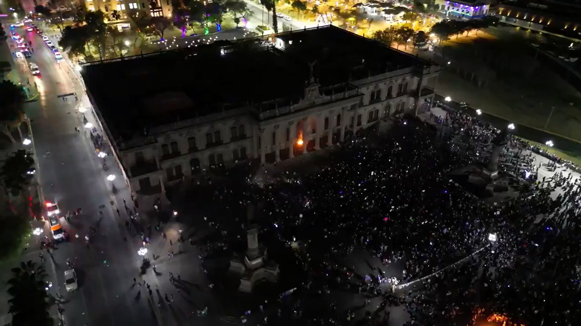 Miles de mujeres ocupan las calles en ciudades de México por el 8M