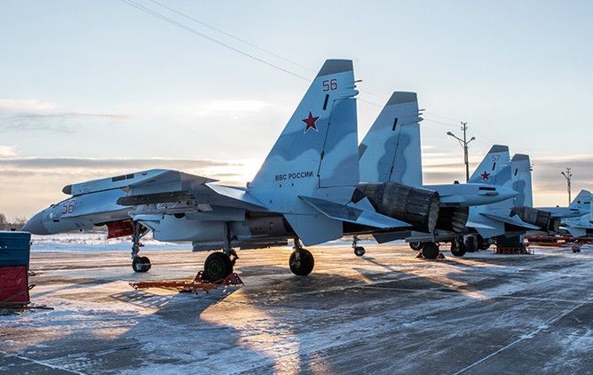 Irán cierra acuerdo para la compra de cazas rusos Sukhoi Su-35