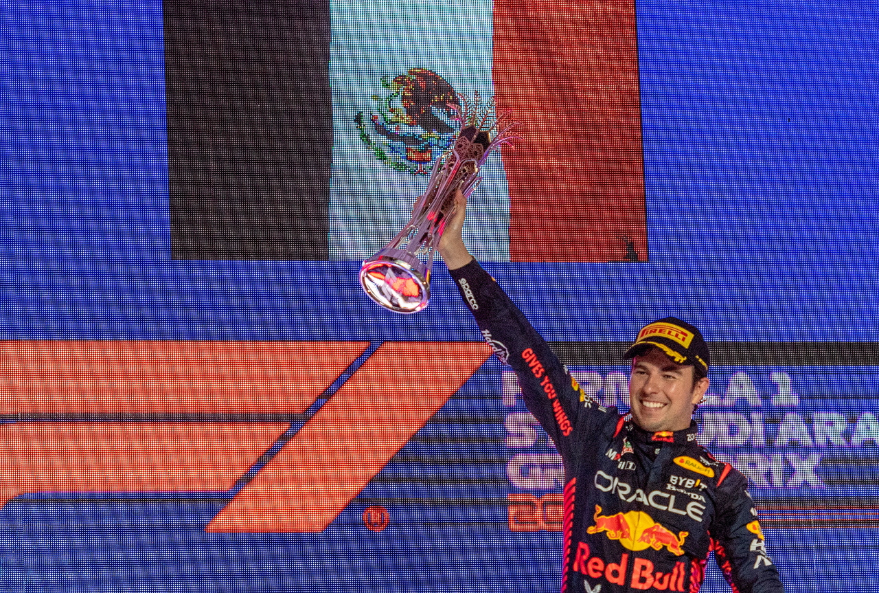 Red Bull ratifica a 'Checo' y Max
