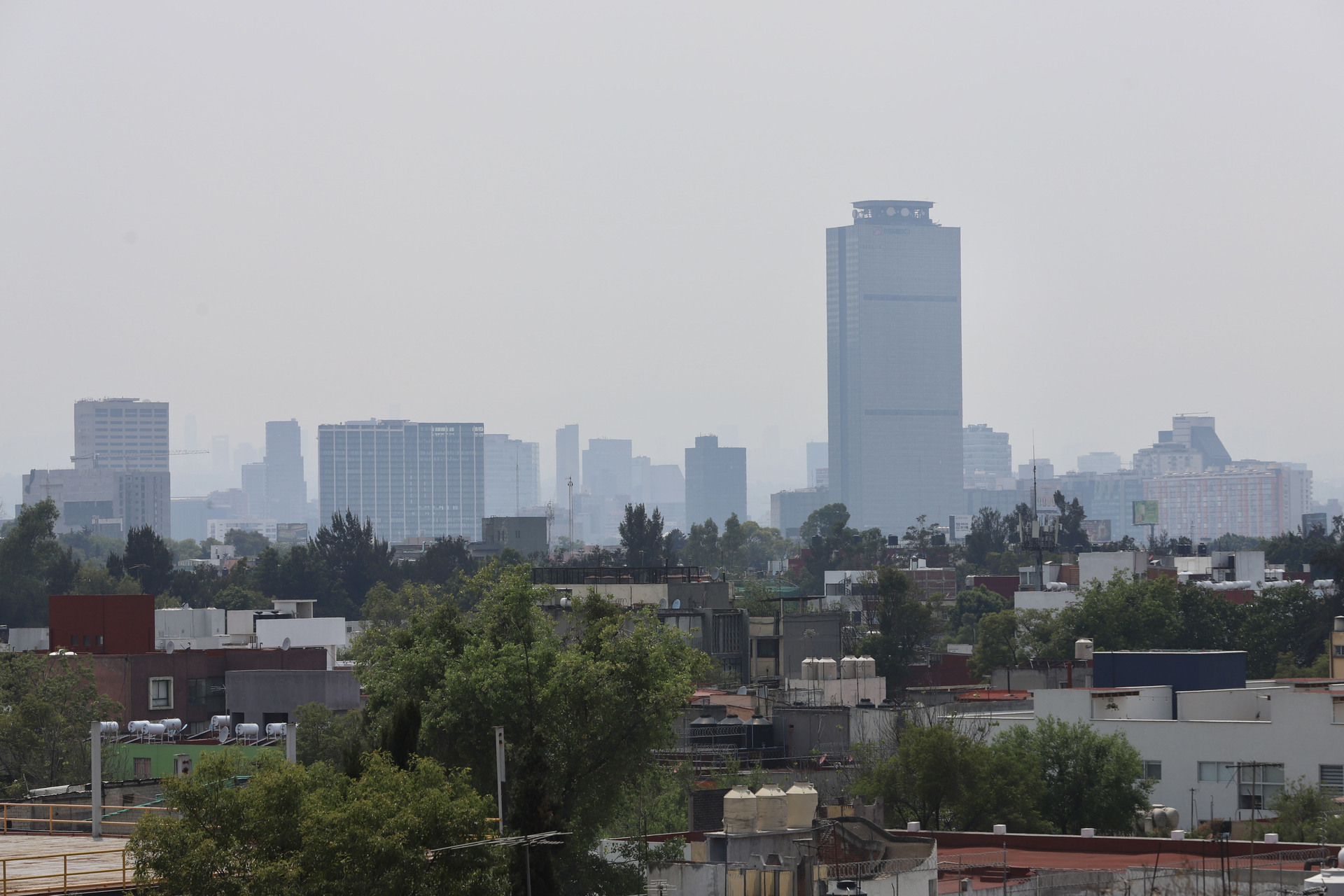 No cede la contingencia ambiental en la CDMX