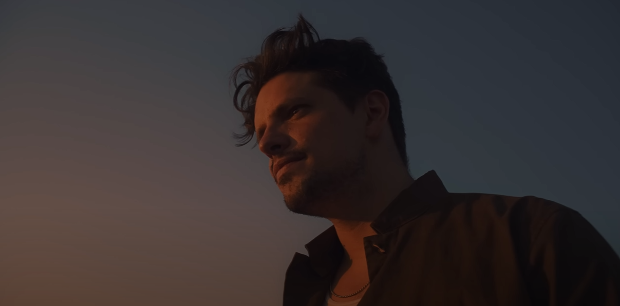 Lasso sorprende a sus fanáticos al lanzar su nuevo sencillo titulado Eva