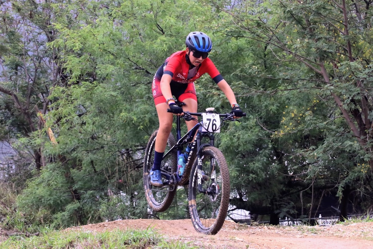 Durango logra 10 pases en ciclismo