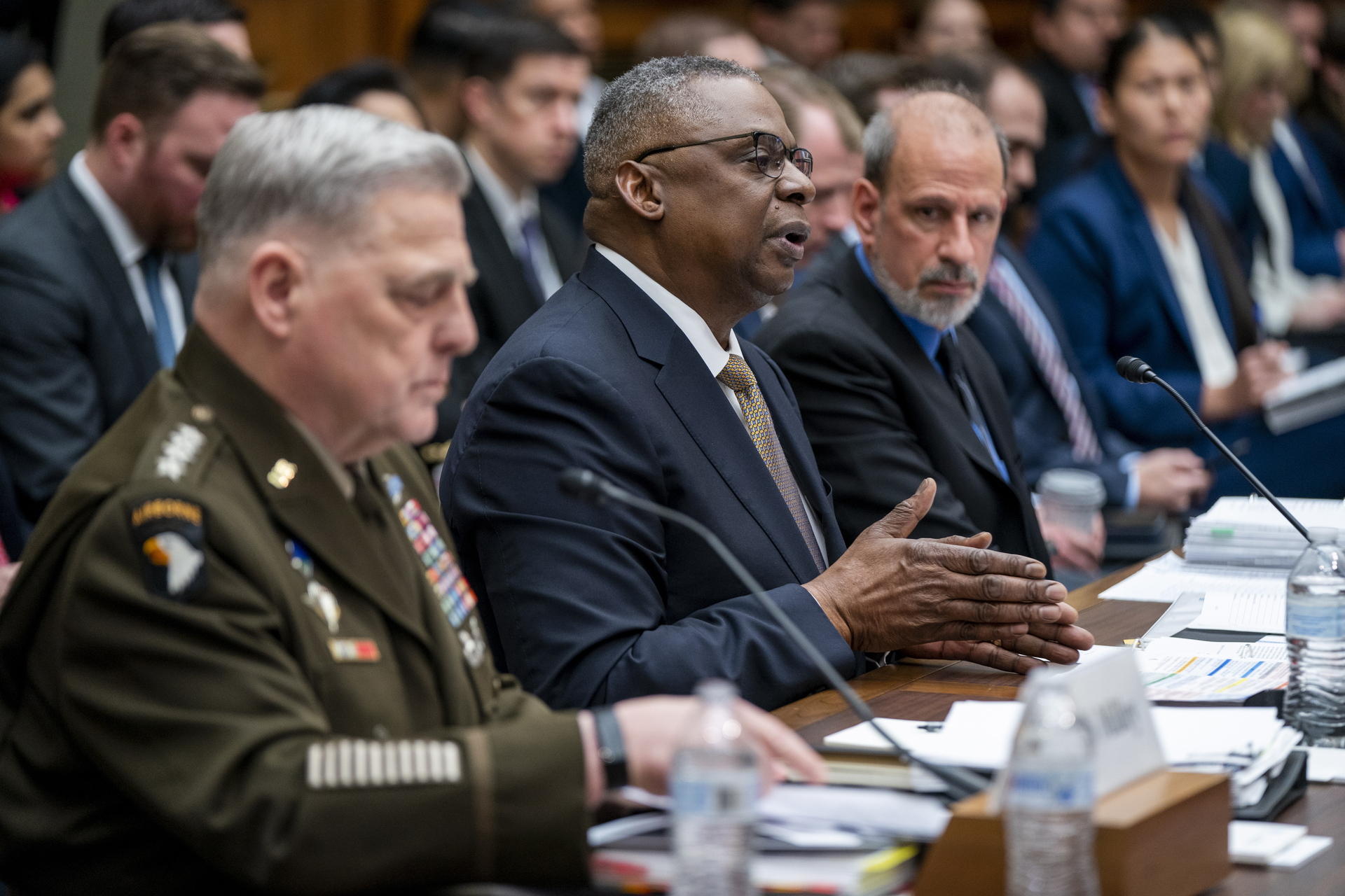 Austin ordena revisión interna en Pentágono tras filtración de documentos