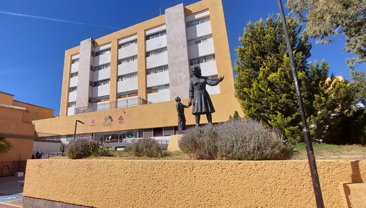 Edwin, menor de 9 años con meningitis, regresó a Durango