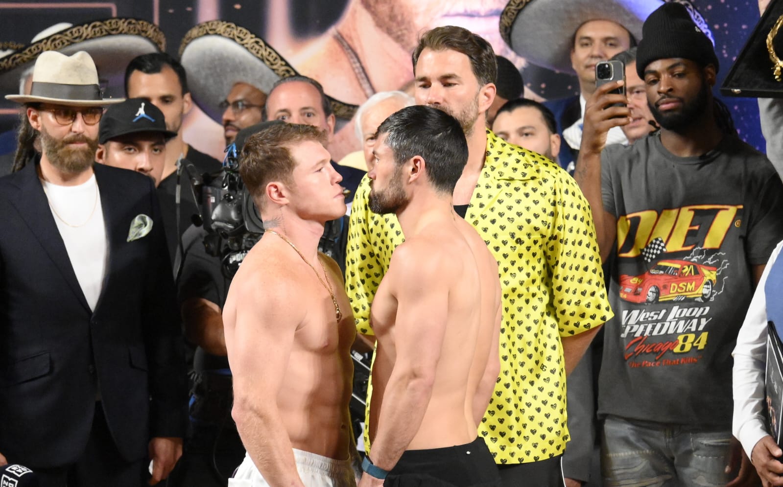 Saúl Canelo Álvarez Expone Sus Títulos Ante Ryder